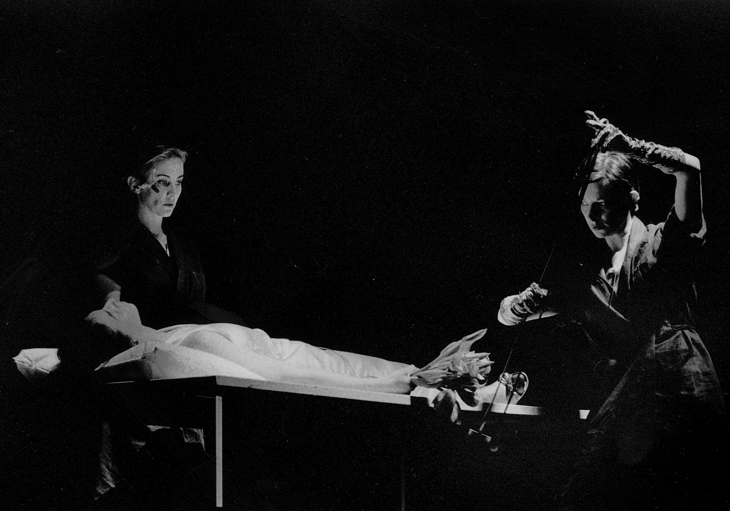 LES BONNES – 1997 | SCÈNES-THÉÂTRE-CINÉMA